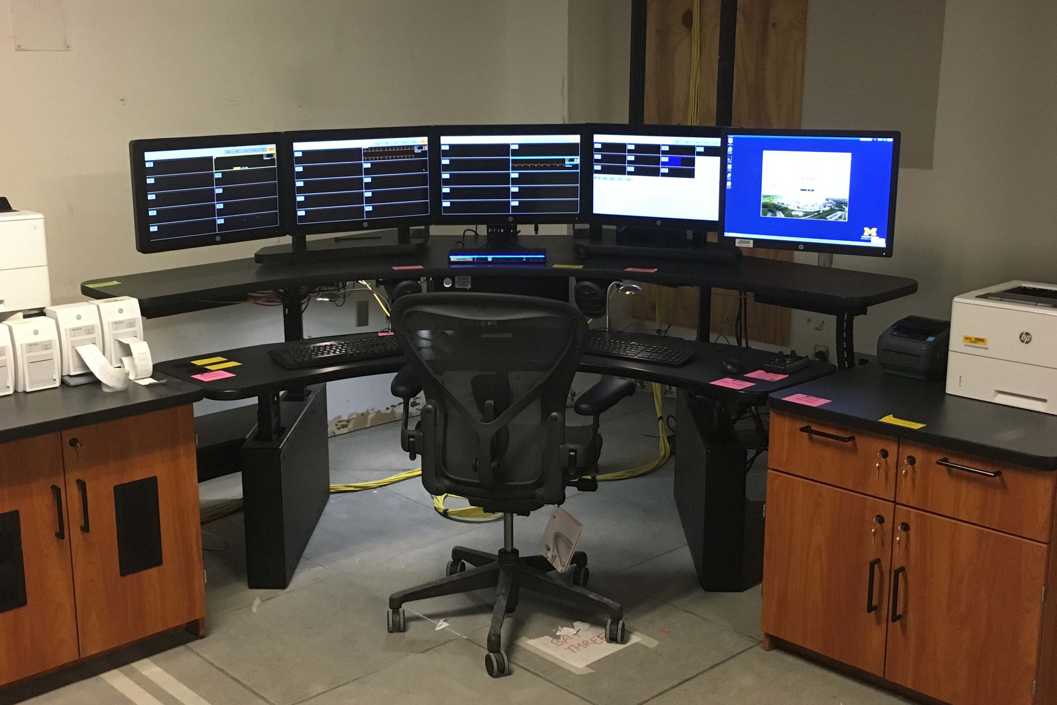 Healthcare Desk Photos | Xybix Command Center Desks