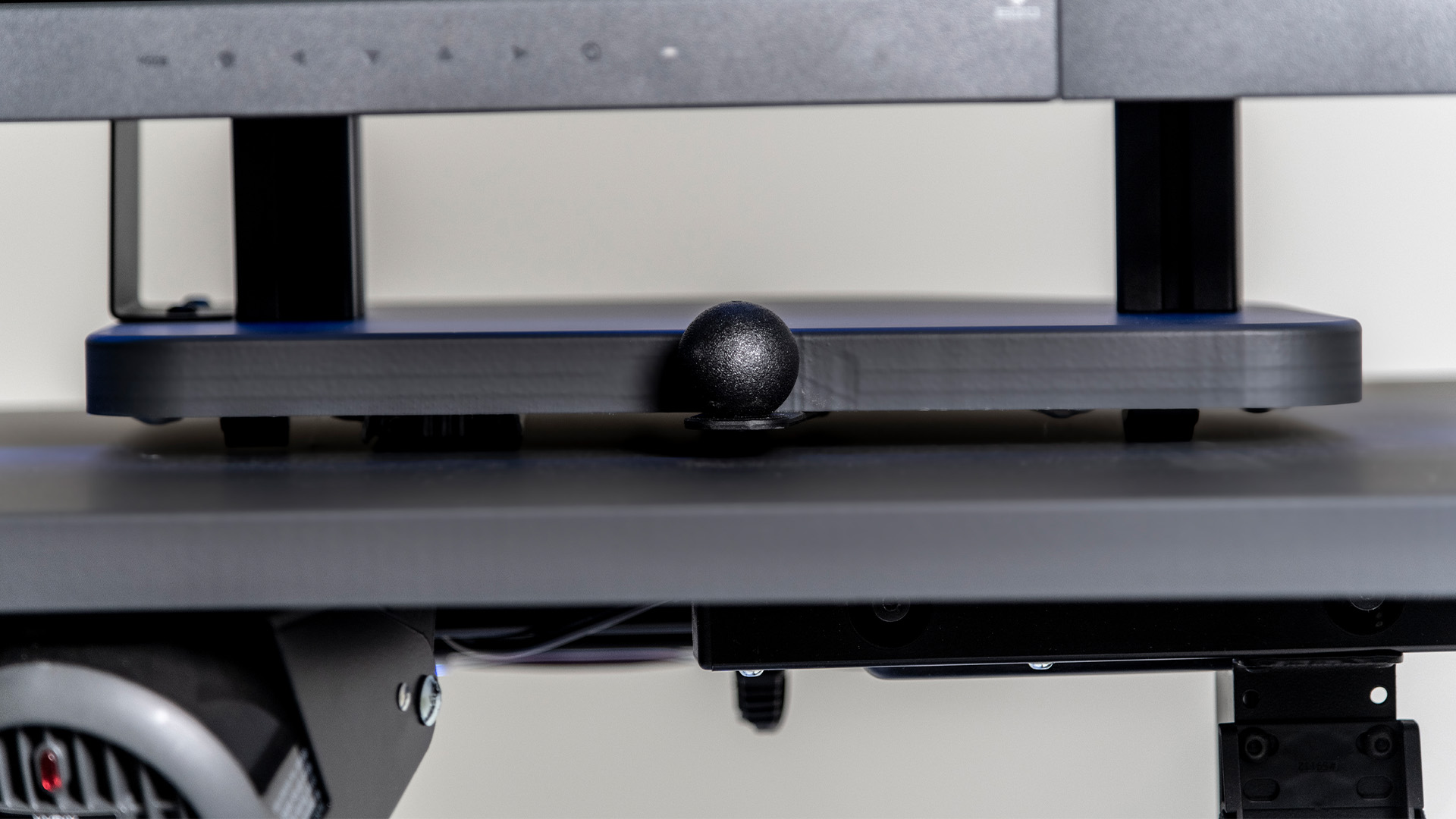 Healthcare & Hospital Desks for Telemetry, Critical Care | Xybix