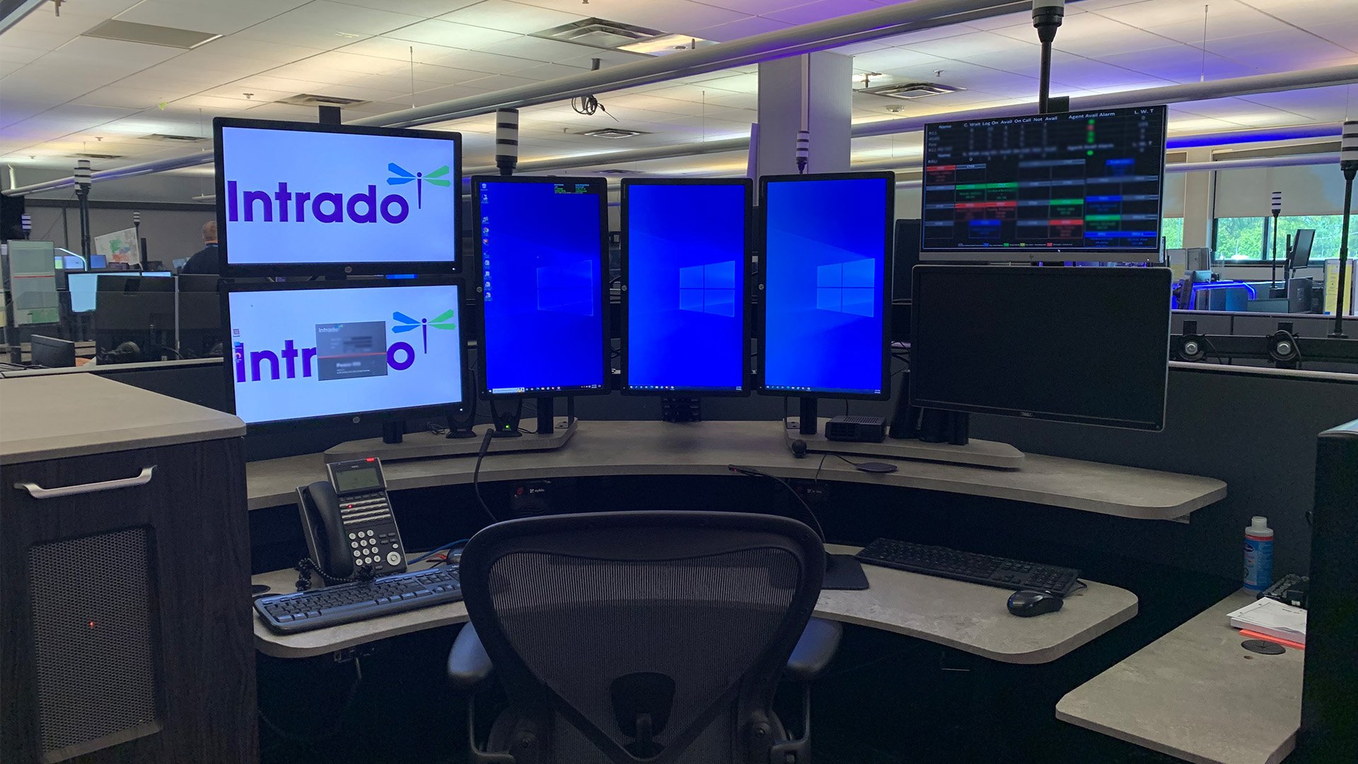 Columbus 911 Emergency Comm. Center Photos | Xybix Desks 911 Dispatch